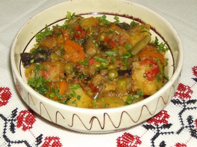 Ghiveci calugaresti (Monastic vegetables) Vegetarian recipe