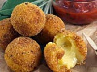 Bulz ciobanesc (Dumplings with butter and cheese) recipe