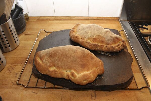 Calzone ripieno al forno a cheese recipe