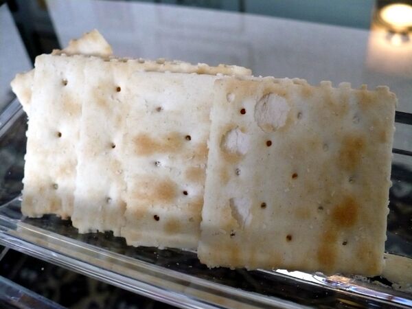Soda crackers: Cooking Wiki