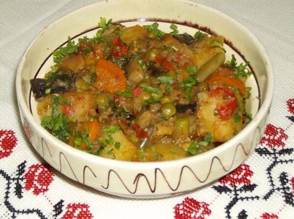 Ghiveci calugaresti (Monastic vegetables) Vegetarian recipe
