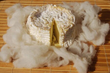 More than 190 different cheeses from Spain, with pictures and notes