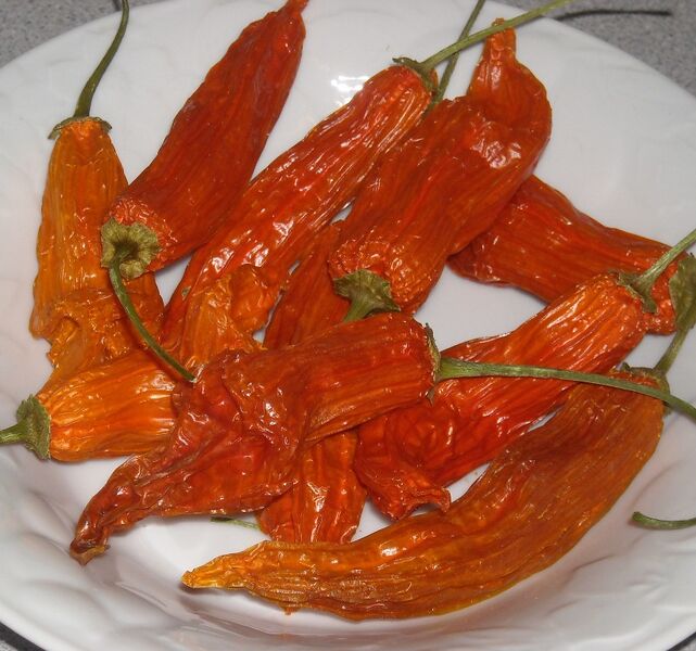 Quality picture of Aji amarillo dried.jpg